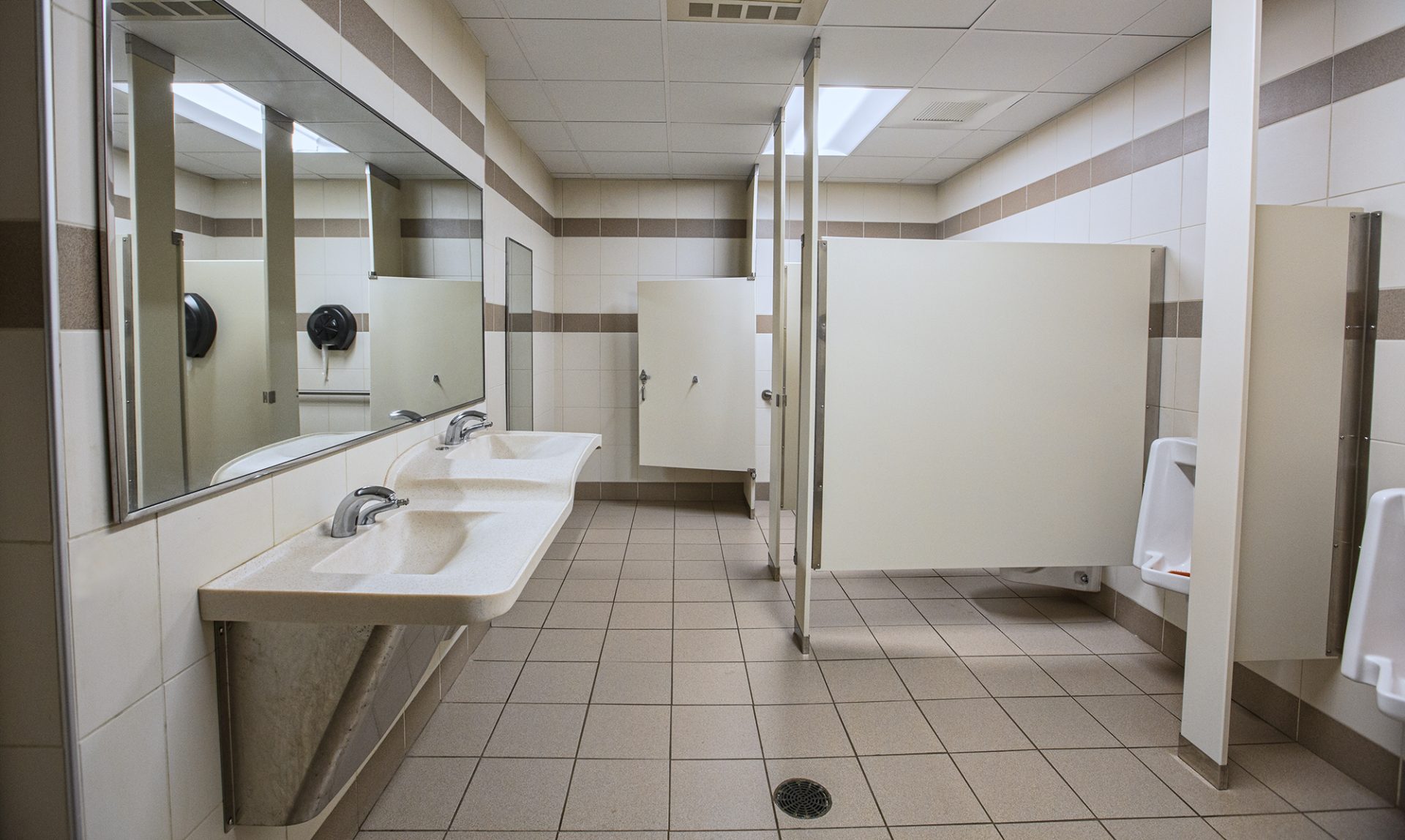 Shawnee High School Art Lab and Restroom Renovations – Baysinger ...